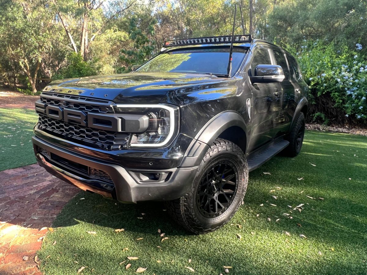 Ford Next-Gen Ranger/Everest- 50" Curved screen Mounts